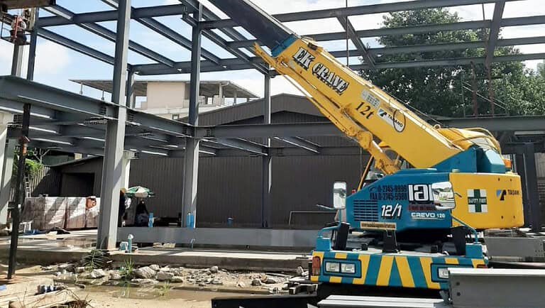 บริการให้เช่ารถเครน 10 ตันตอบโจทย์งานในพื้นที่แคบ | EK CRANE