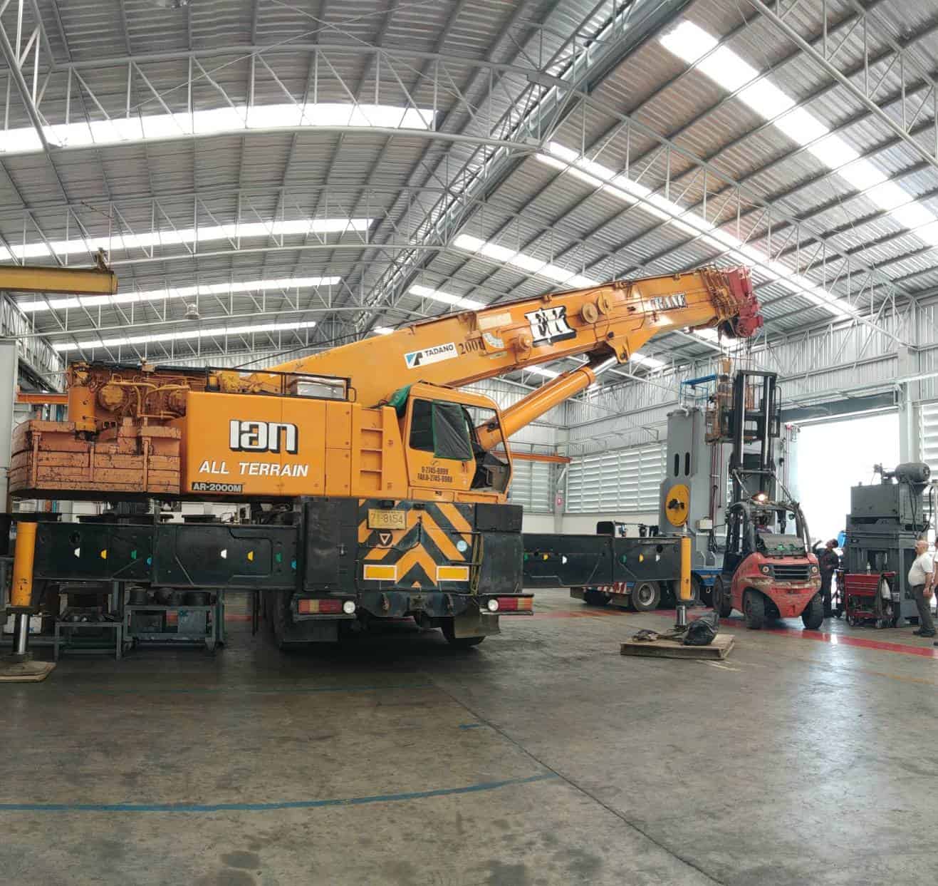 บริการให้เช่ารถเครน 200 ตัน | EK CRANE