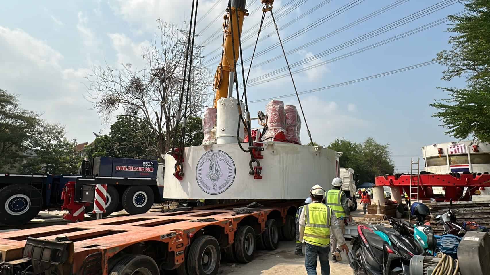 The importance of a trained crane signal person