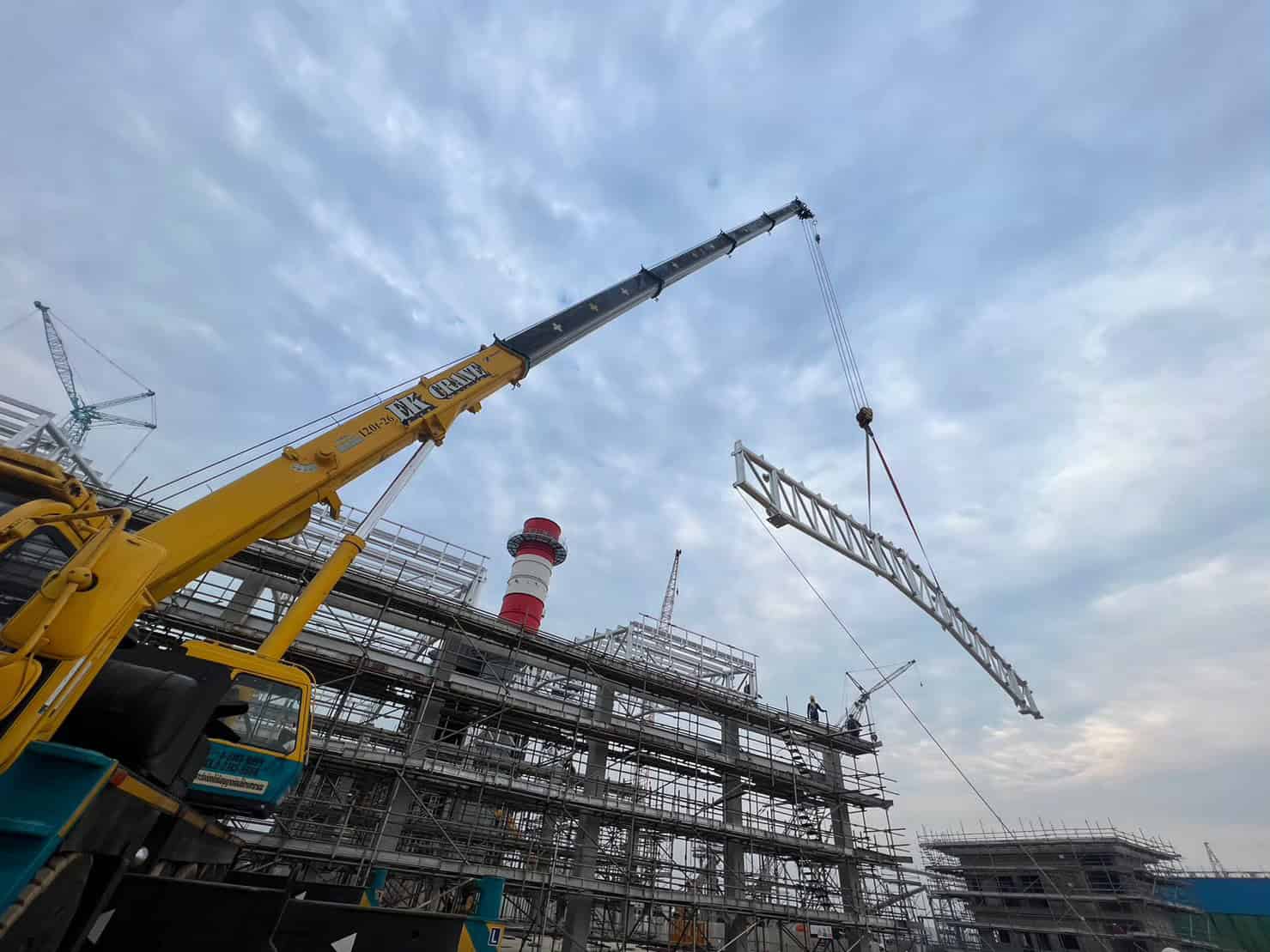 Guide to Types of Cranes for Construction