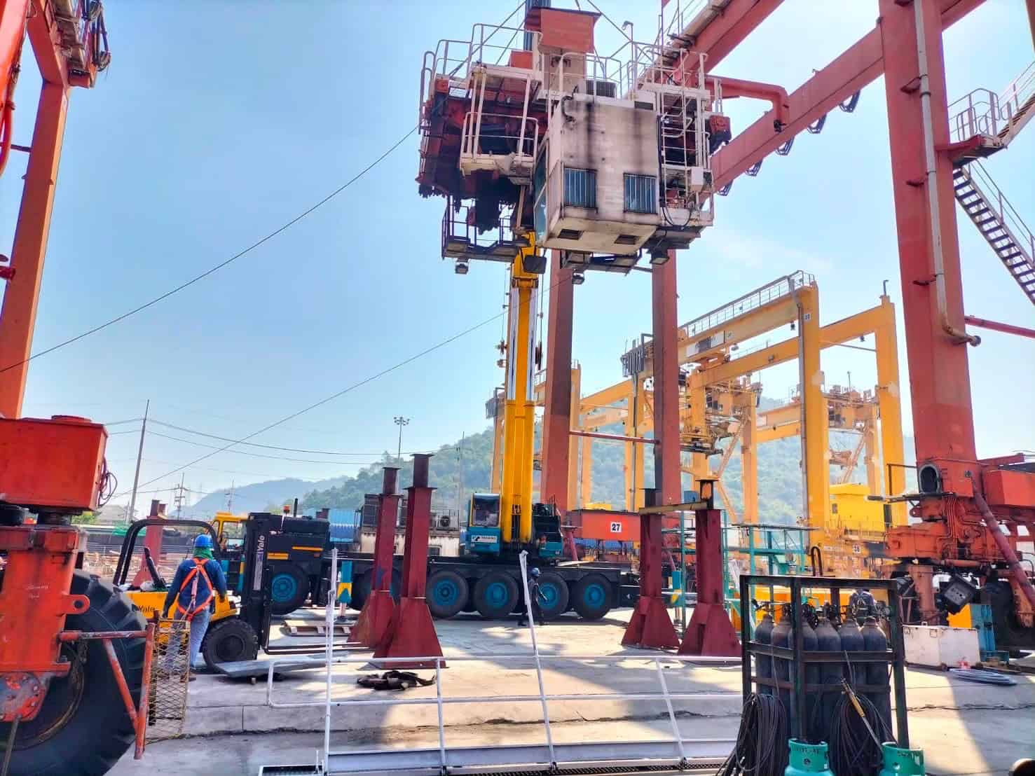 Guide to Types of Cranes for Construction